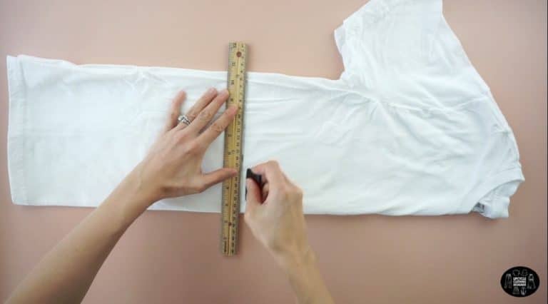 How To Crop A T-Shirt – Fashion Wanderer